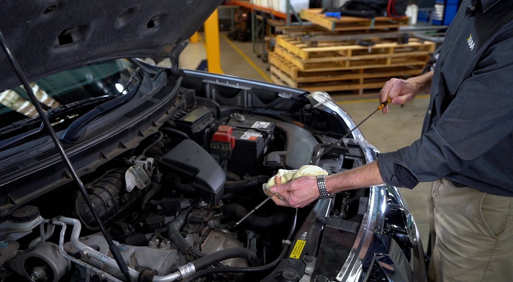 How to: check your oil | samotor The RAA Magazine