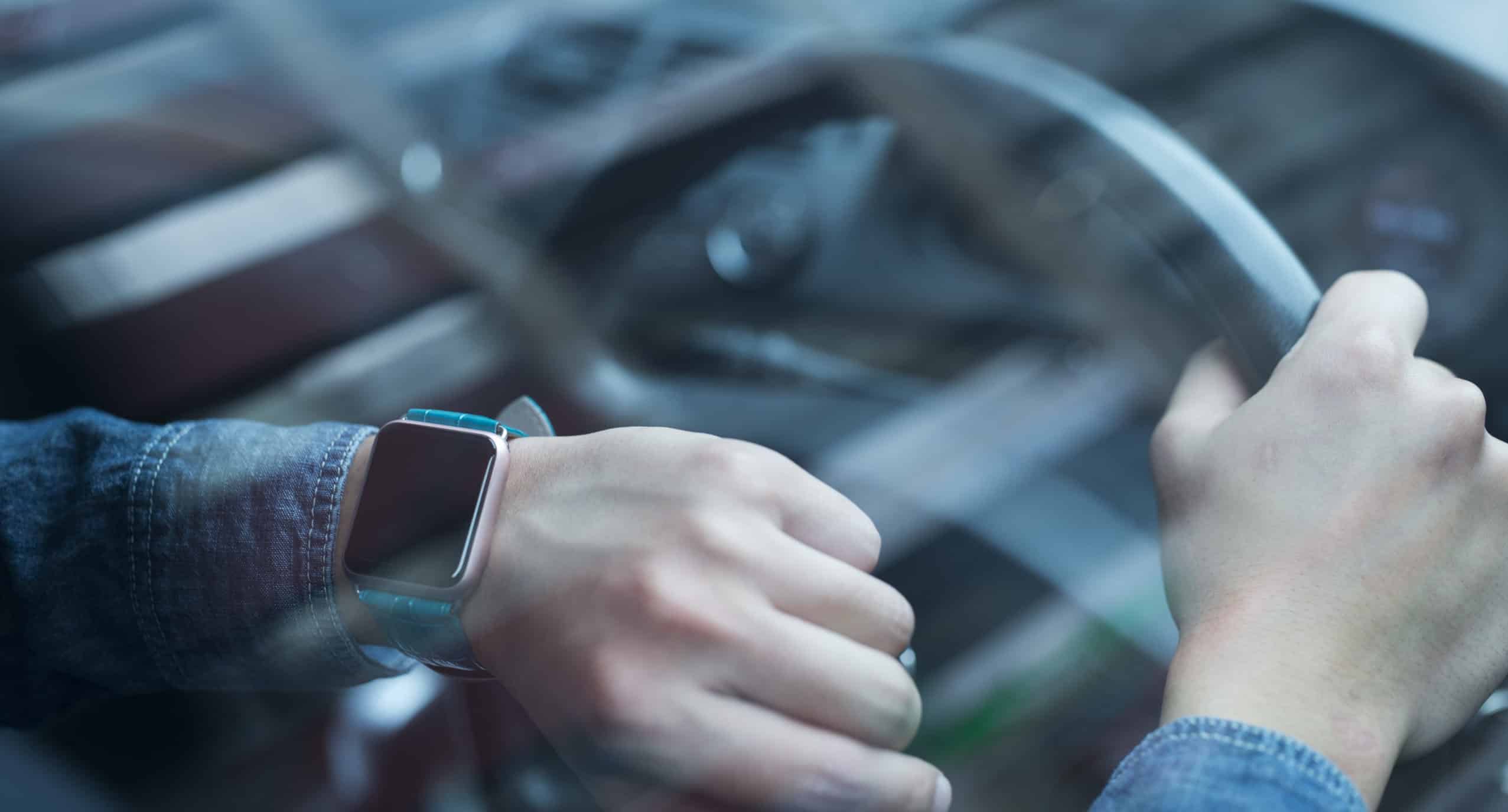 Can I use my smartwatch while driving? | samotor The RAA Magazine