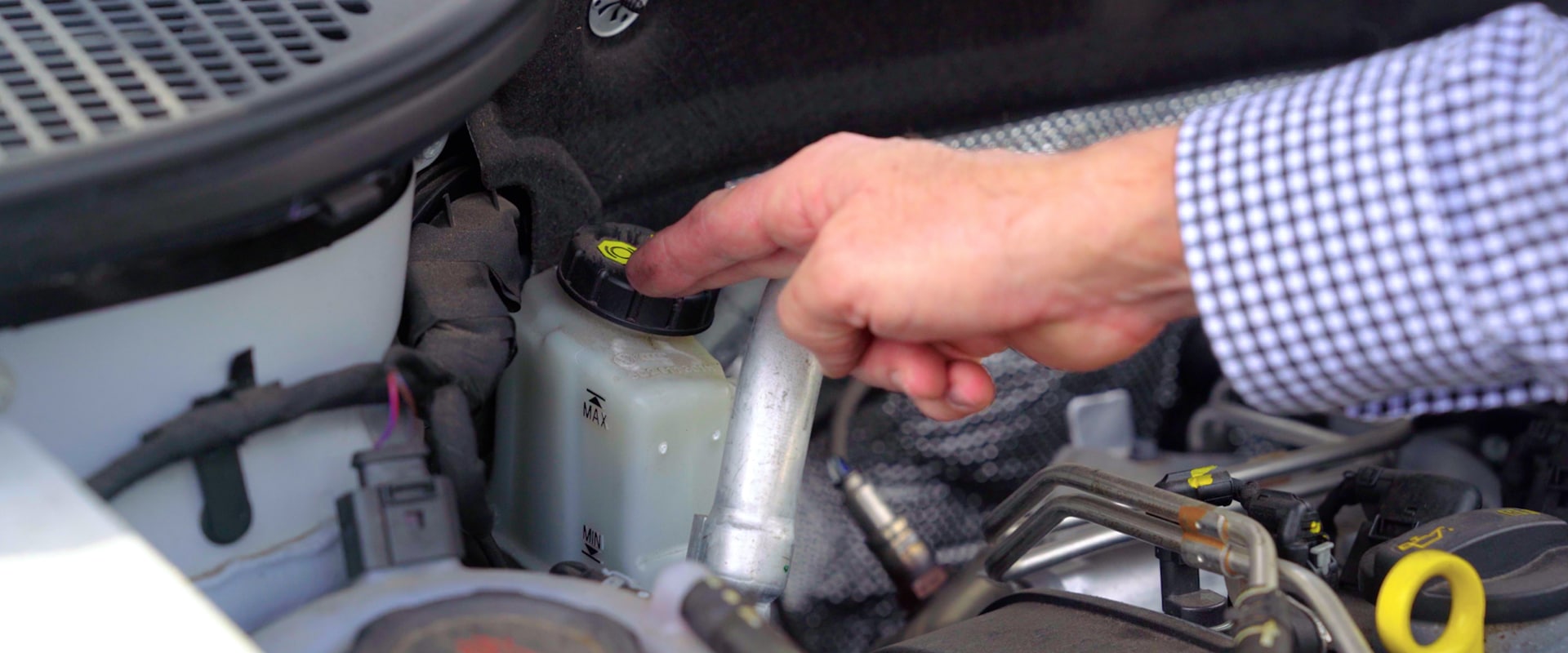 How to check your brake fluid | sa move The RAA Magazine