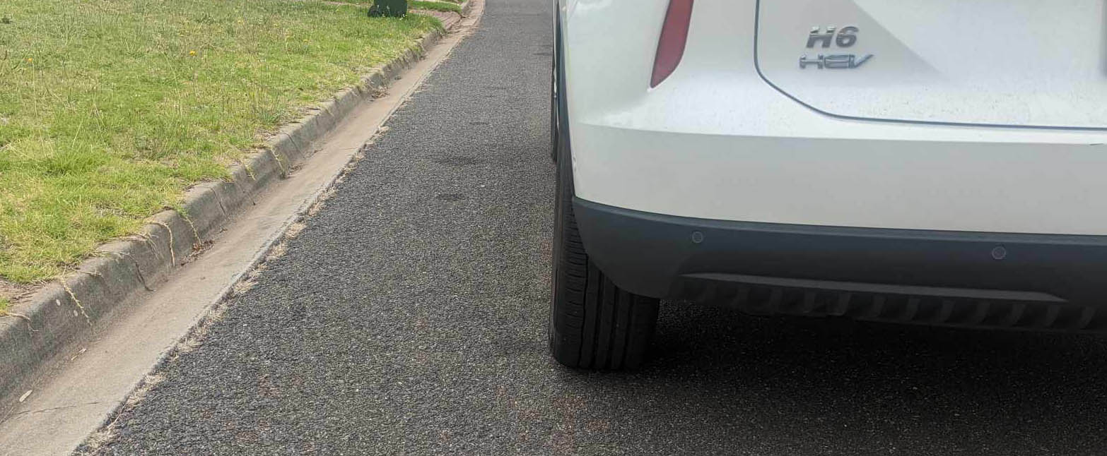 How far is too far? Parallel parking | sa move The RAA Magazine