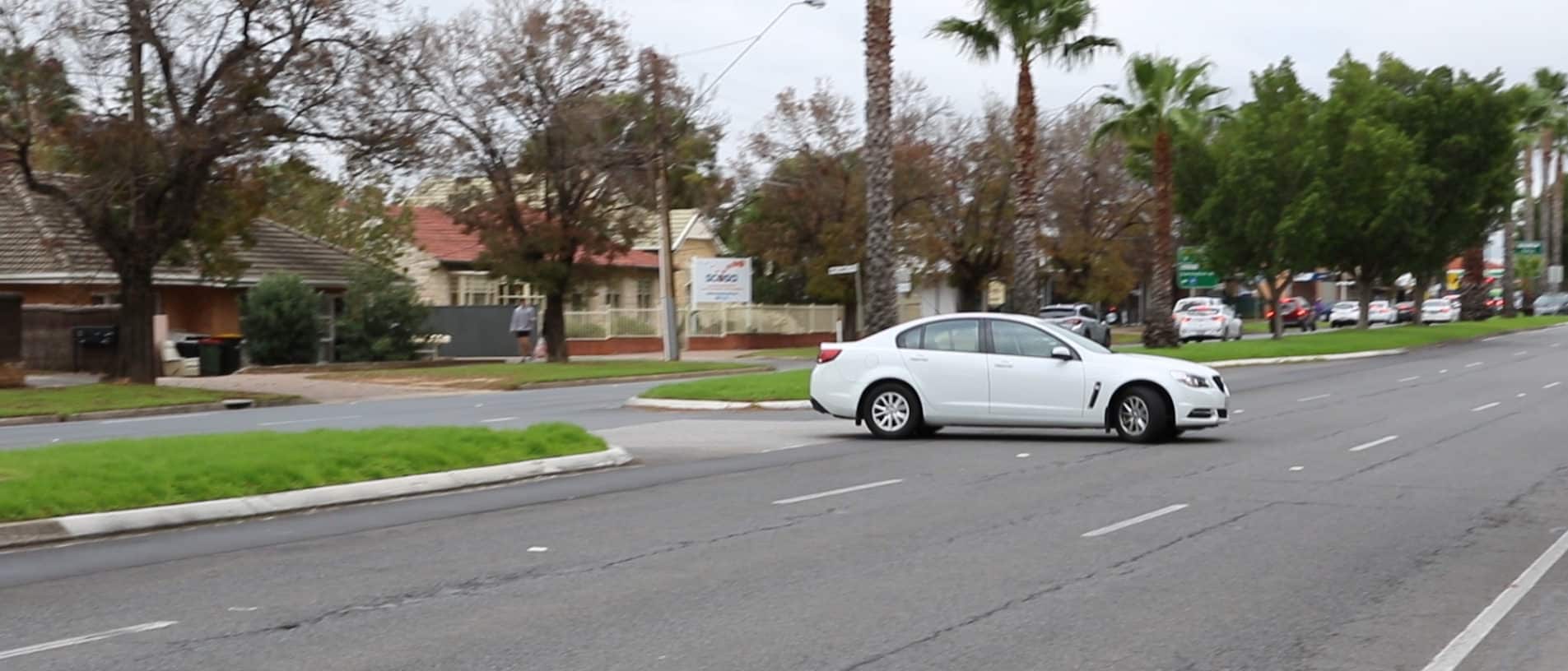 Do you know the U-turn road rules? | samotor The RAA Magazine